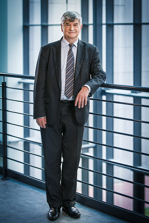 Profesor Piotr Wolański - człowiek i dzieło/Professor Piotr Wolański ... Profesor Piotr Wolański - człowiek i dzieło/Professor Piotr Wolański ...
